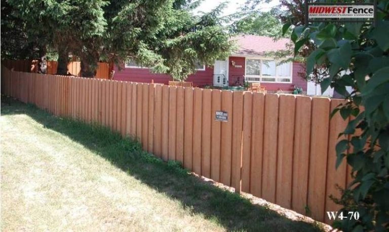 4 Foot High Wood Private Fences - Midwest Fence